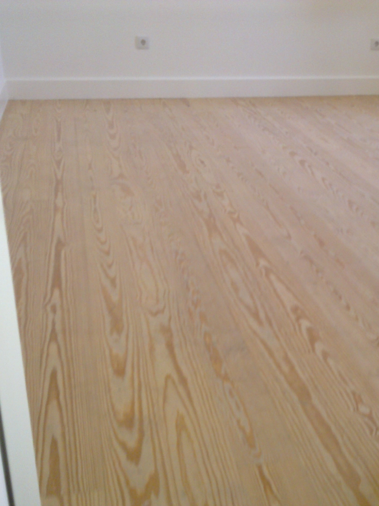 Pavimentos, Rodapés, soalho em Madeira Maciça, Afagamento e ...