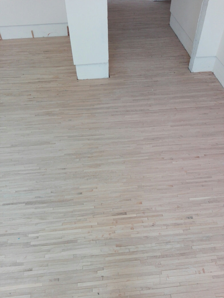 Pavimentos, Rodapés, soalho em Madeira Maciça, Afagamento e ...