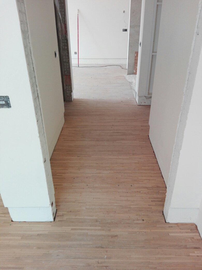 Pavimentos, Rodapés, soalho em Madeira Maciça, Afagamento e ...